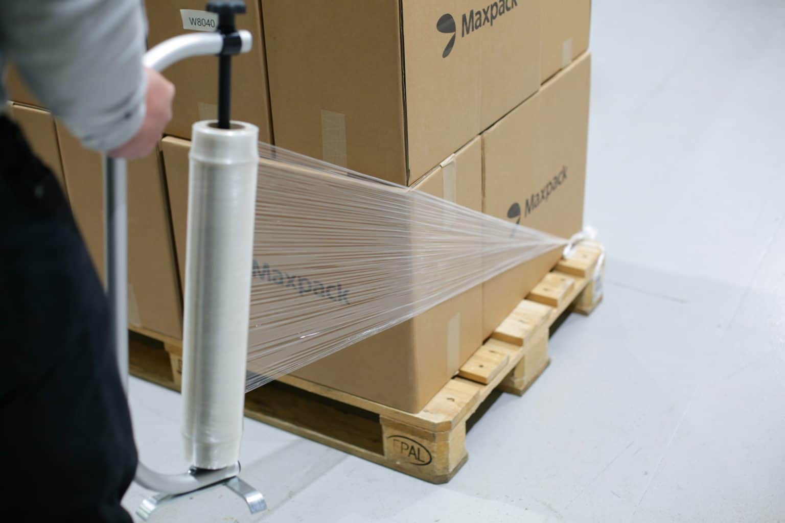 WrapAir™ Carbon Fibre Pallet Wrapping System | Maxpack